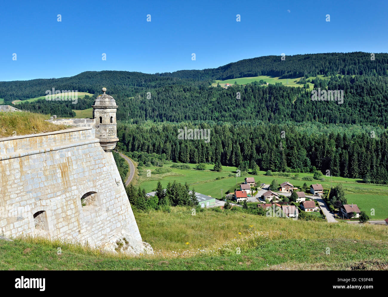 Château de joux Banque de photographies et d’images à haute résolution ...