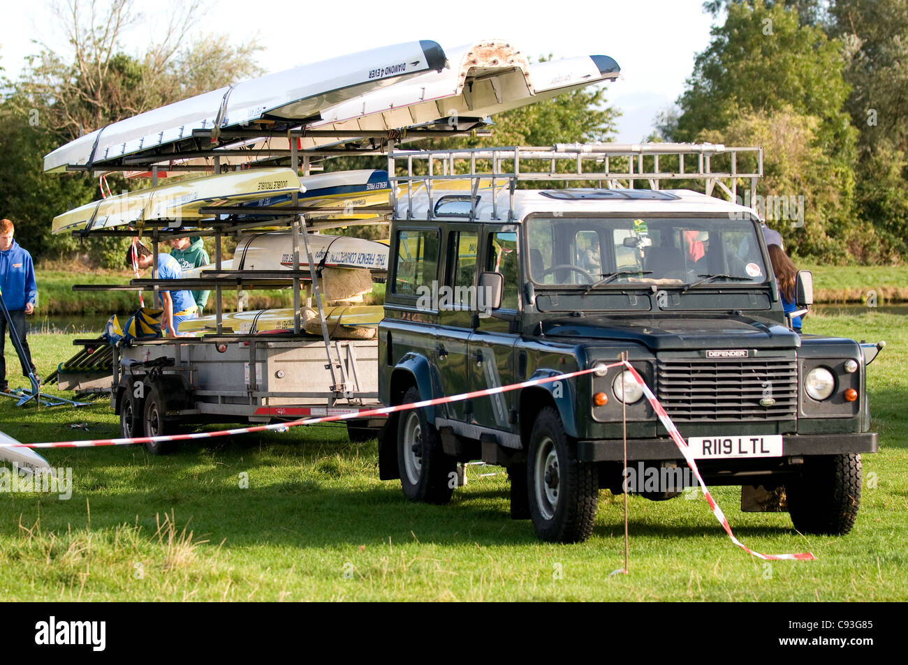 Tracter une remorque avec voiture Banque de photographies et d’images à ...
