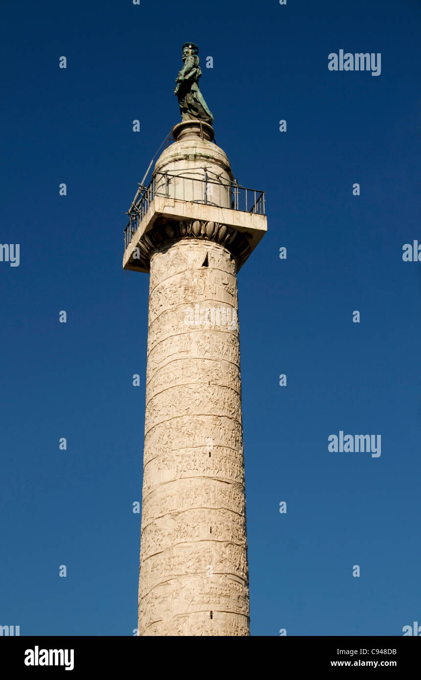 La Colonne Trajane avec l'apôtre Pierre, Forum de Trajan, Via dei Fori ...