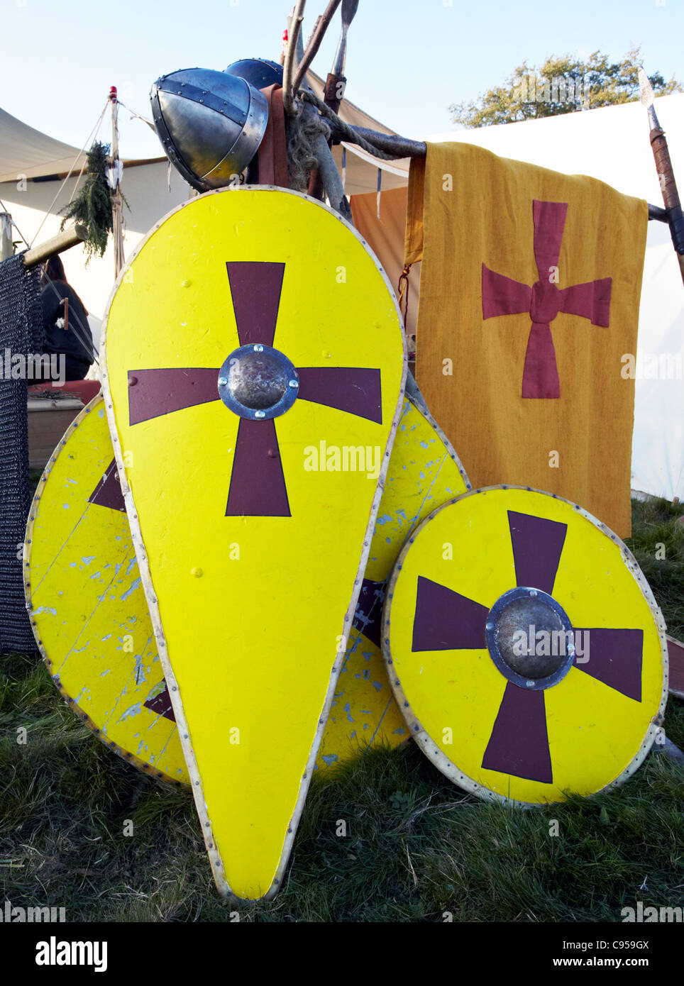 Medieval shields Banque de photographies et d’images à haute résolution ...