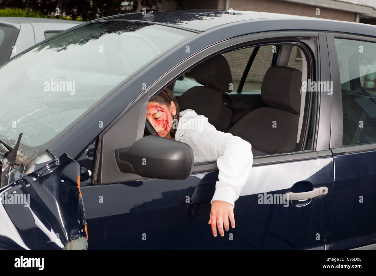 Accident de voiture femme Banque de photographies et d’images à haute ...