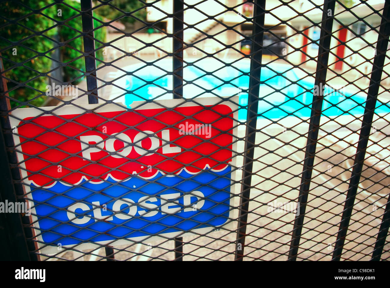 Pool closed sign Banque de photographies et d’images à haute résolution ...