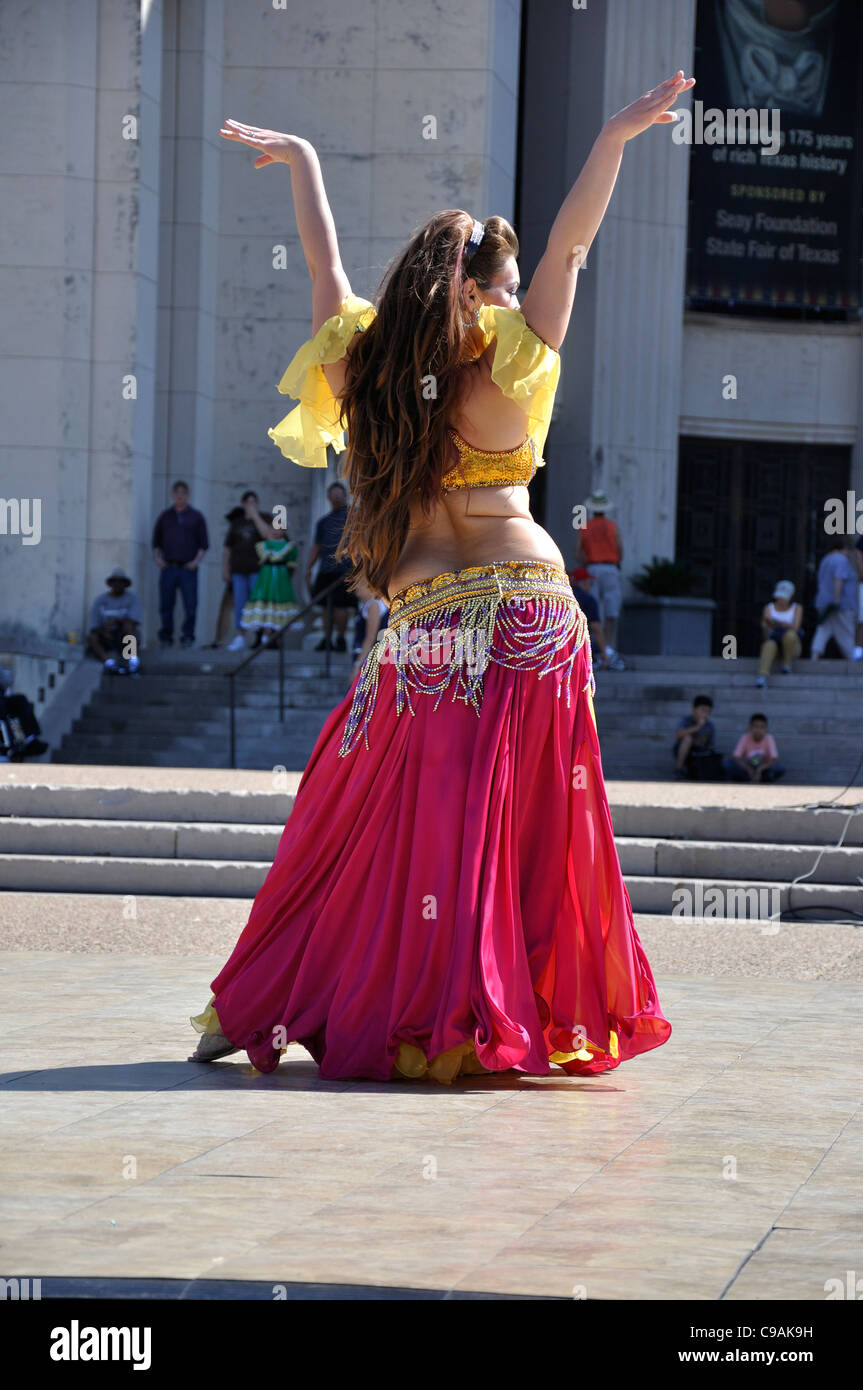 Danseurs Folkloriques Marocains Banque d'image et photos - Alamy