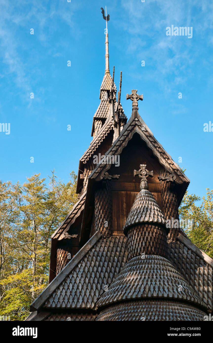 Fantoft Stave Church (norvégien : Fantoft stavkirke) est une église ...