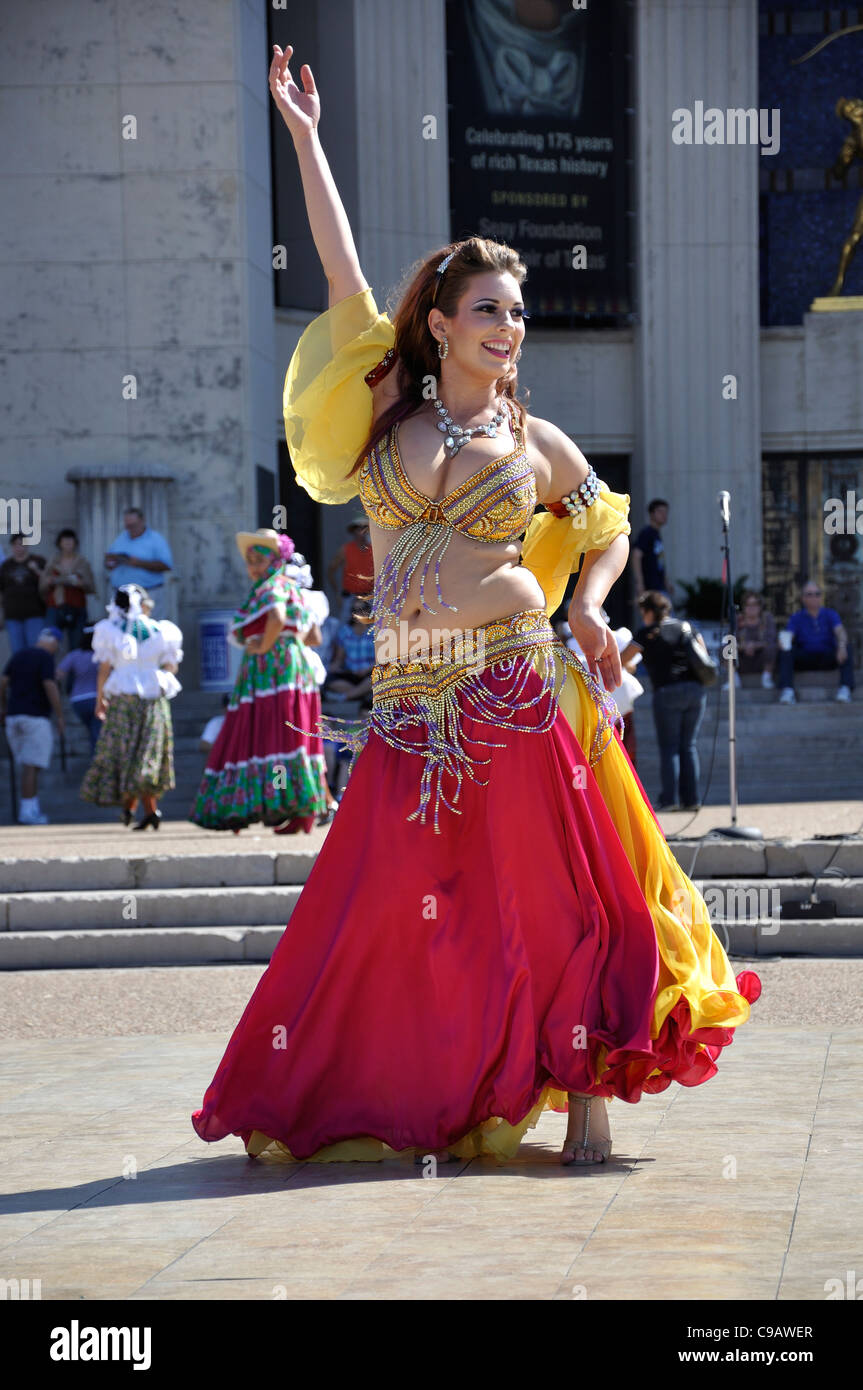 Danseurs Folkloriques Marocains Banque d'image et photos - Alamy