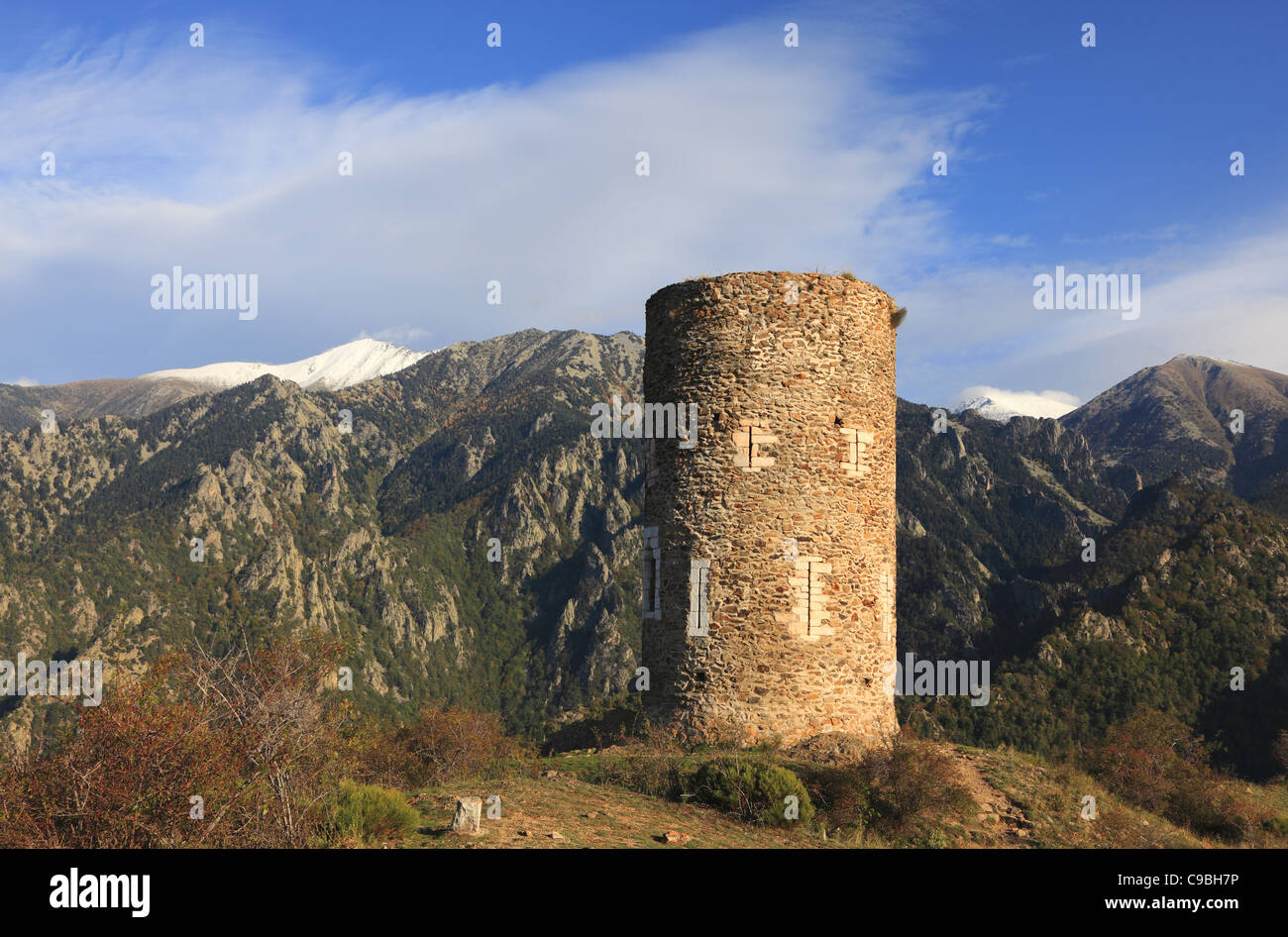 La tour de Goa situé dans le massif du Canigou à 1268 m a été construit ...