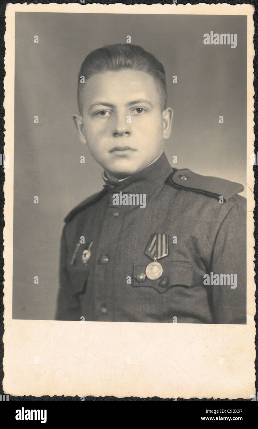 Jeune militaire russe Banque de photographies et d’images à haute ...