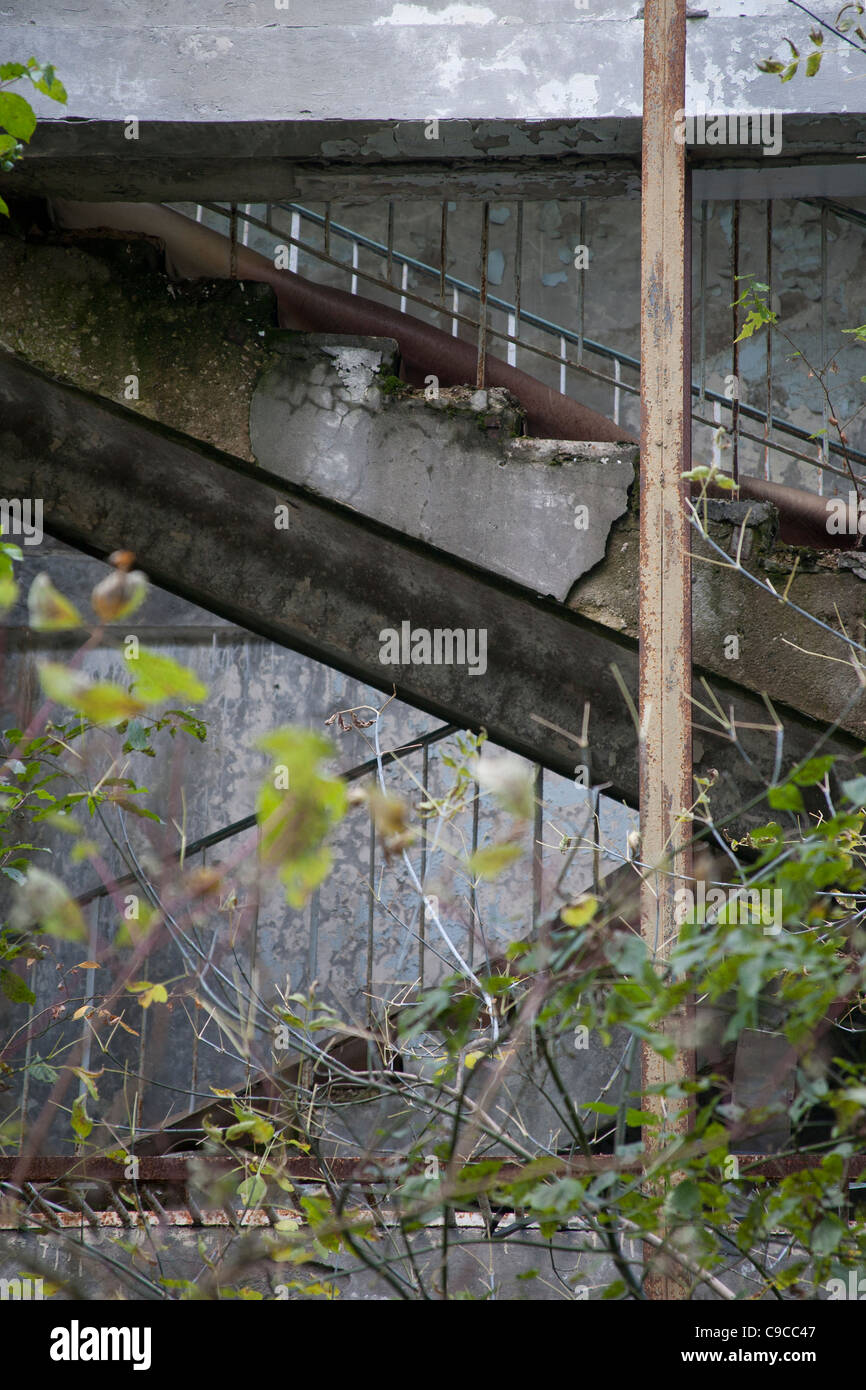 Escalier apparente de l'extérieur de Pripyat Middle School Zone d ...