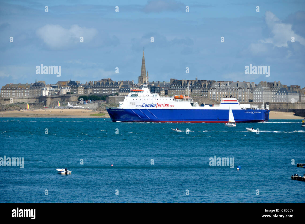 St malo car ferry Banque de photographies et d’images à haute ...