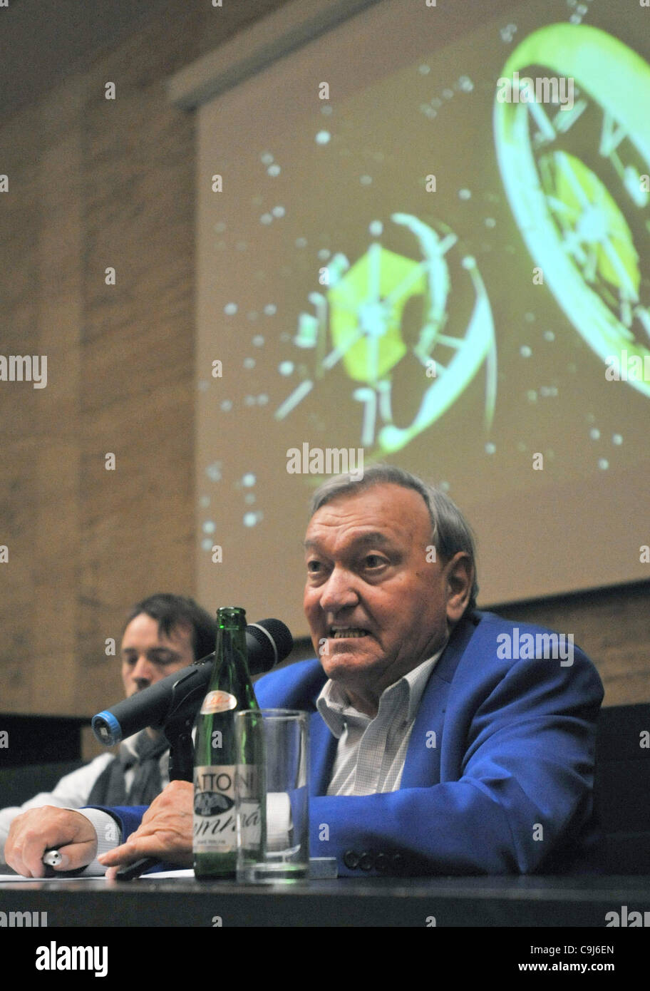 Erich von daniken Banque de photographies et d’images à haute ...