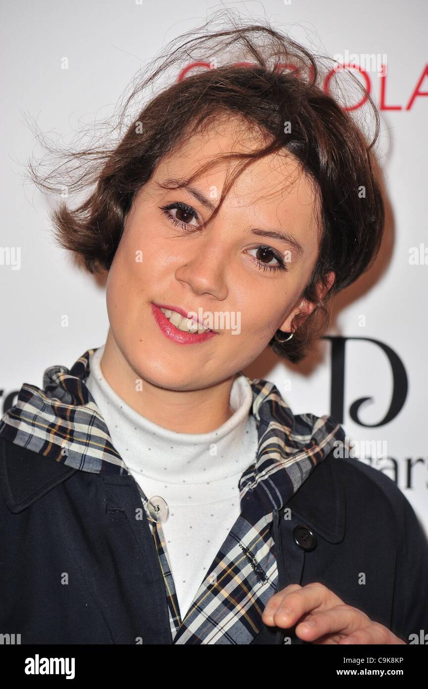 Alice Sainte-claire à arrivées de CORIOLANUS Première, le théâtre de ...