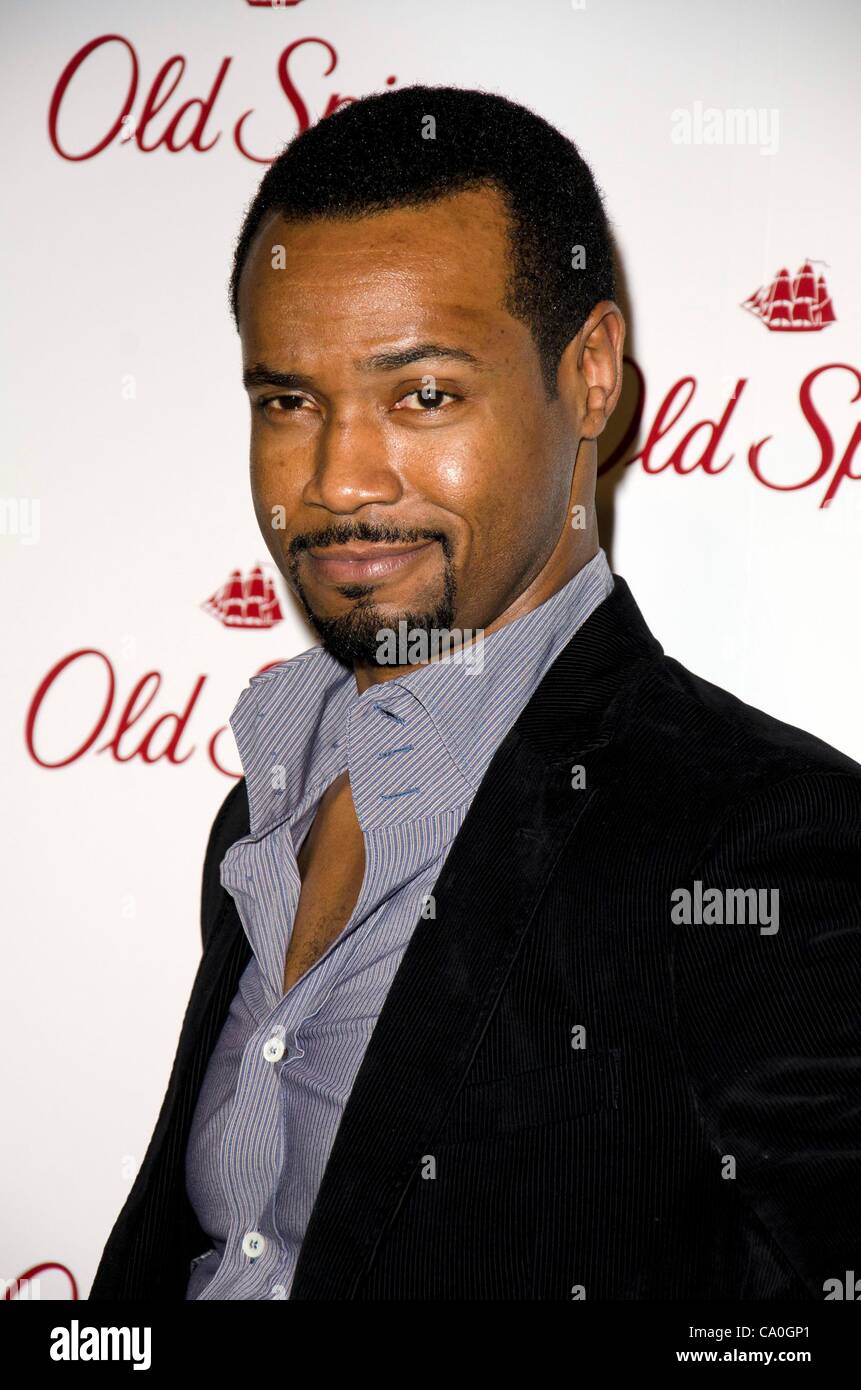 Isaiah mustafa Banque de photographies et d’images à haute résolution ...