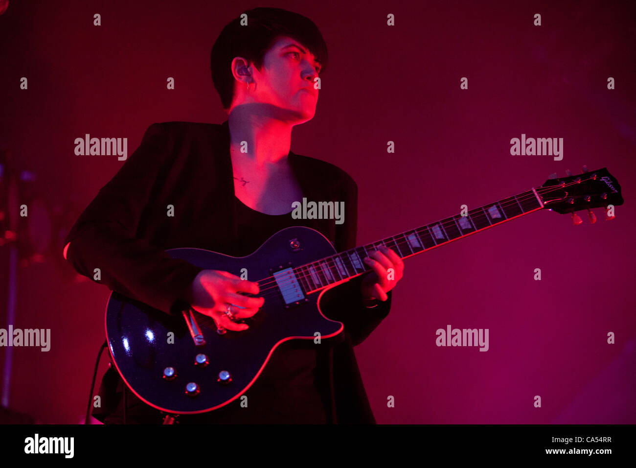 Romy The Xx Banque d'image et photos - Alamy