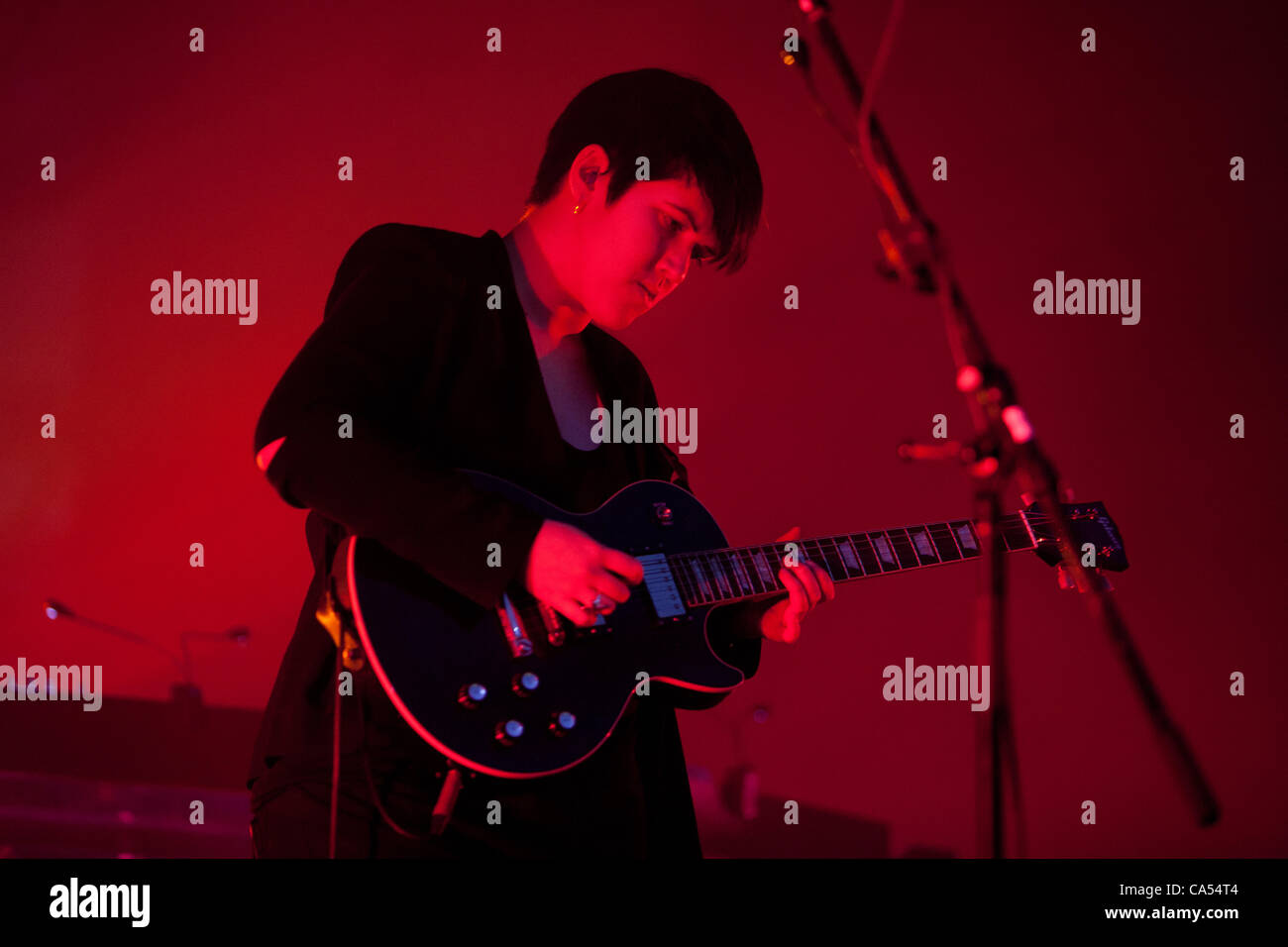 Romy the xx Banque de photographies et d’images à haute résolution - Alamy