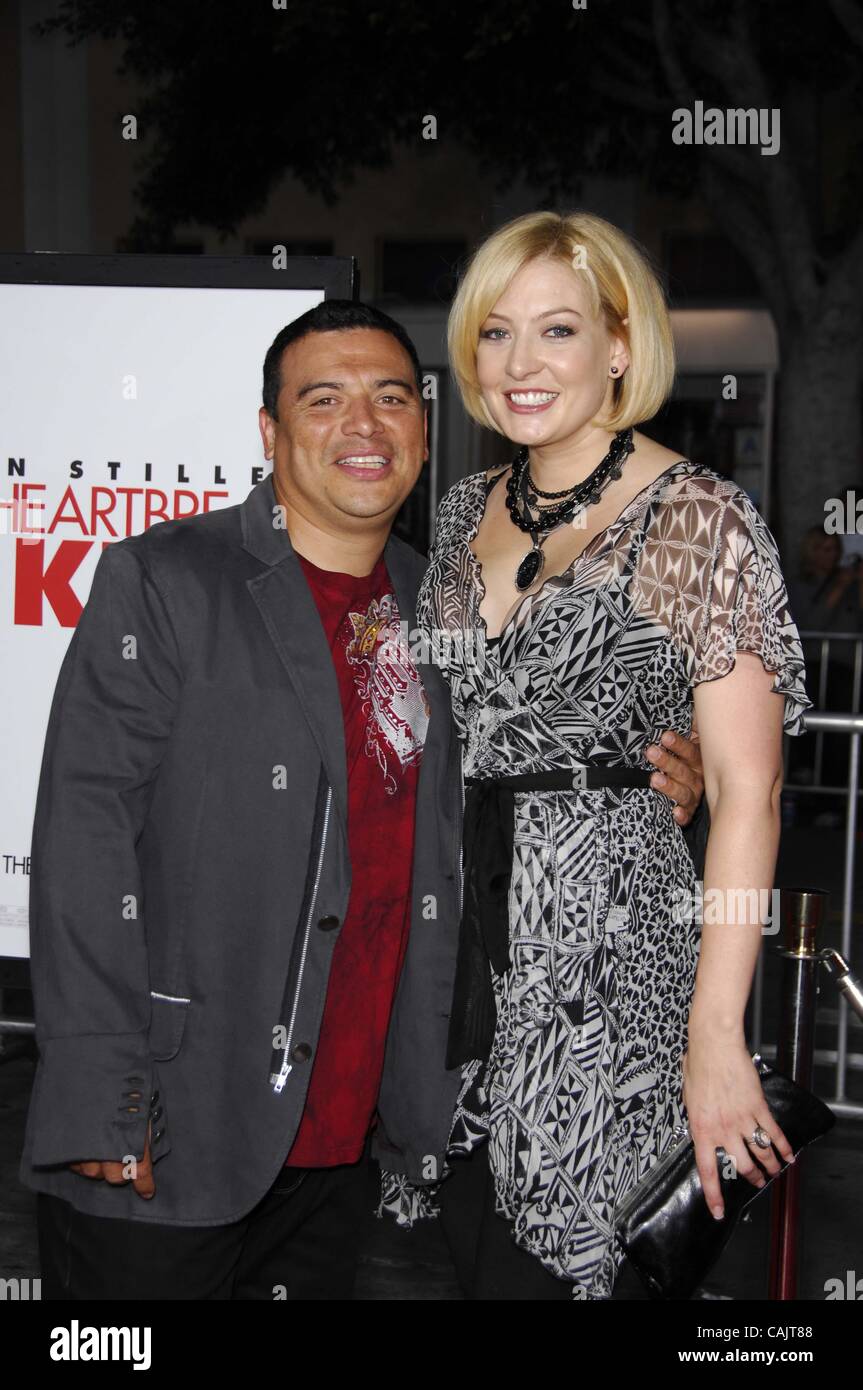 Carlos mencia and wife amy Banque de photographies et d’images à haute ...