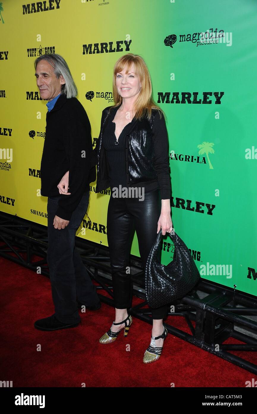 Marg helgenberger and alan finkelstein Banque de photographies et d ...