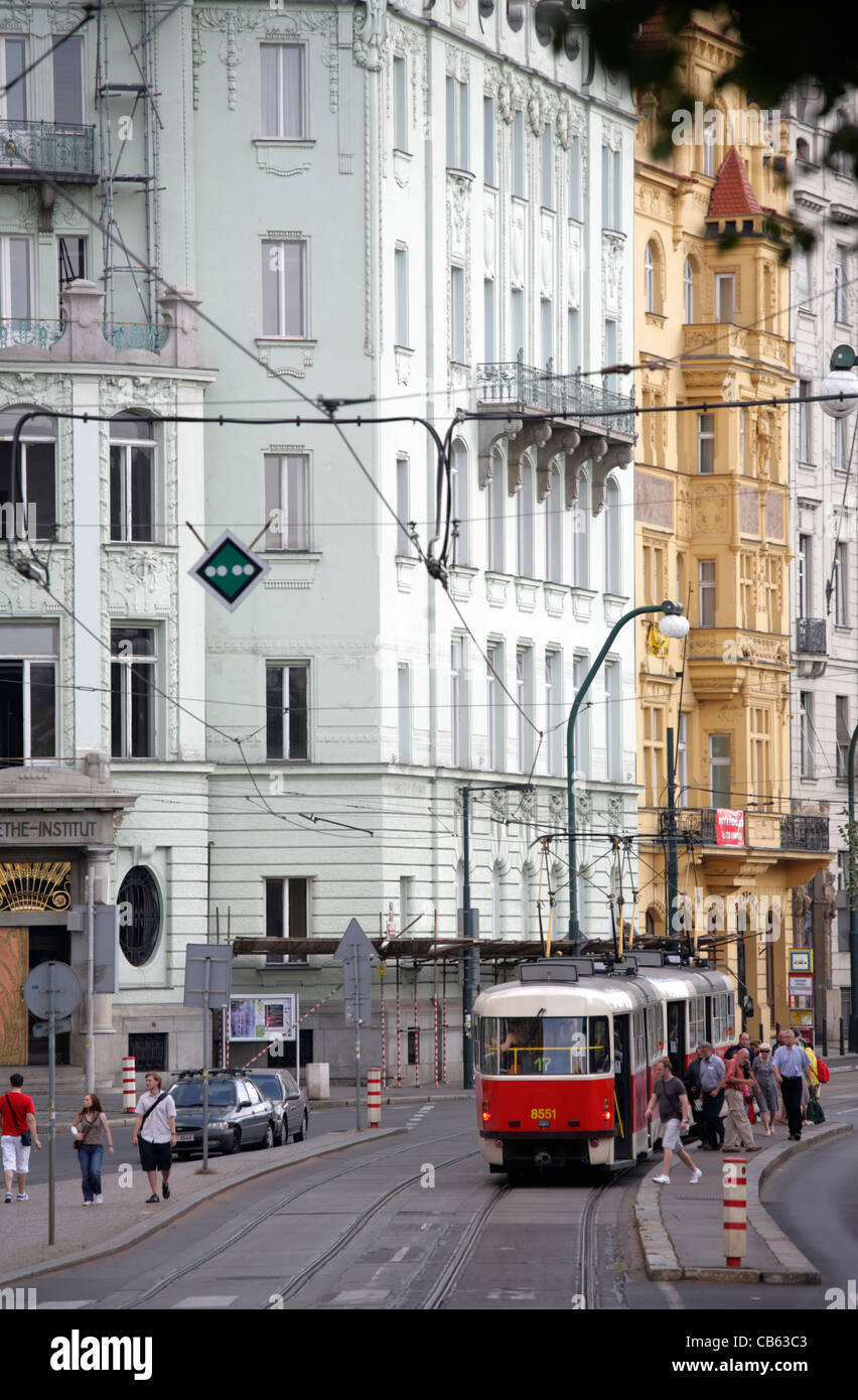 Tramway rouge traditionnel Banque de photographies et d’images à haute ...