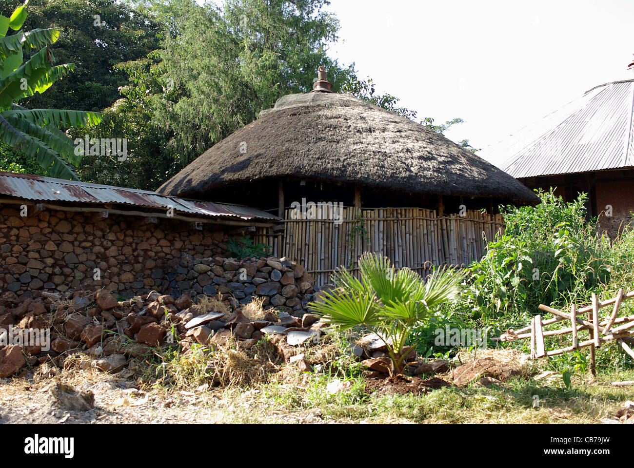Cabane africaine Banque de photographies et d’images à haute résolution - Alamy