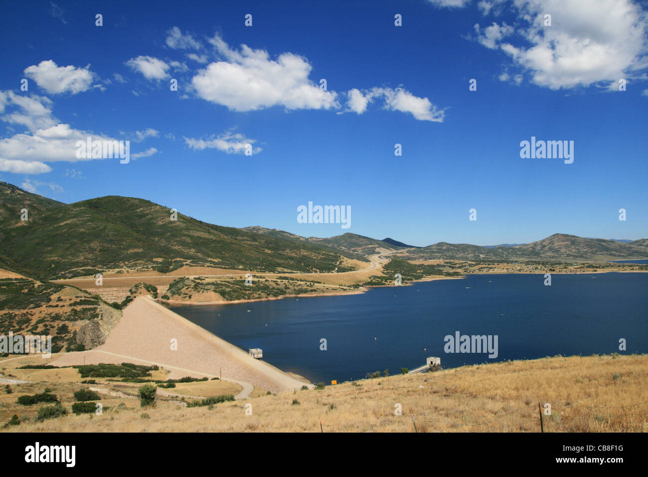Barrage de Jordanelle bloque le Provo River pour créer le réservoir ...