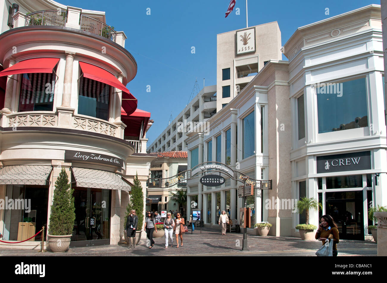 Le Grove Farmers Market retail entertainment shopping mall Los Angeles ...