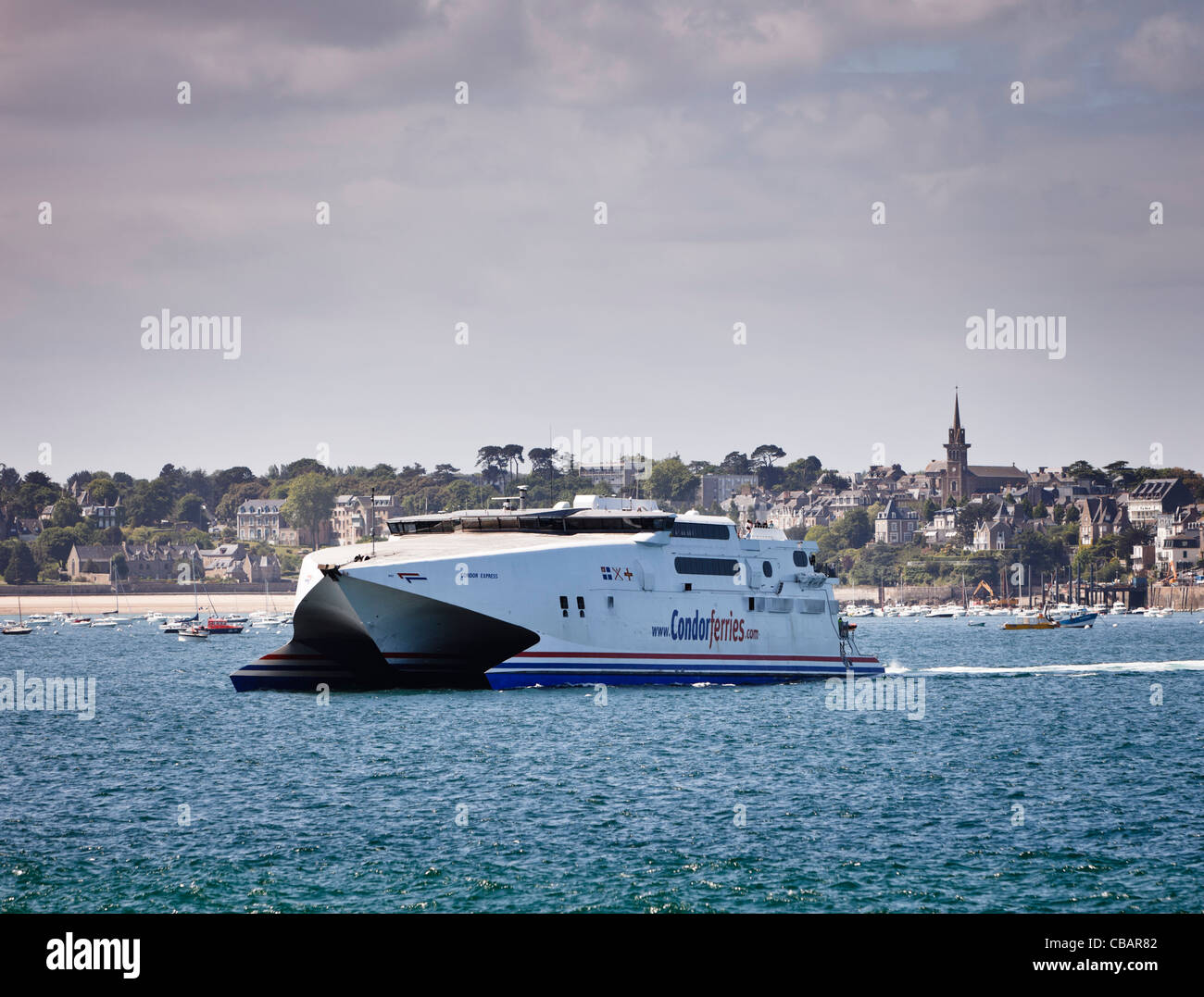 Catamaran ferry condor ferries Banque de photographies et d’images à haute résolution - Alamy