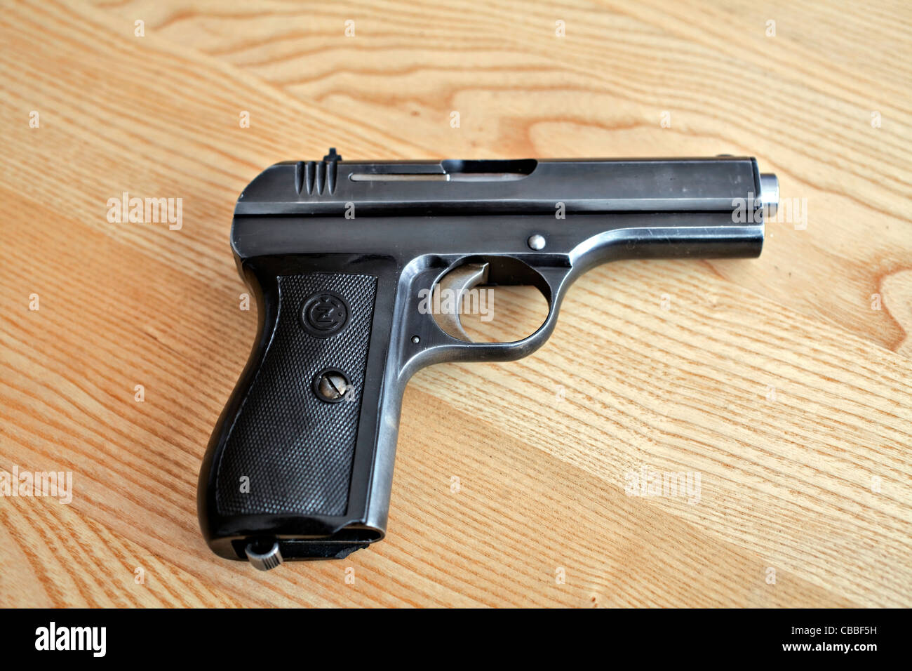 Calibre 7 65 Banque de photographies et d’images à haute résolution - Alamy