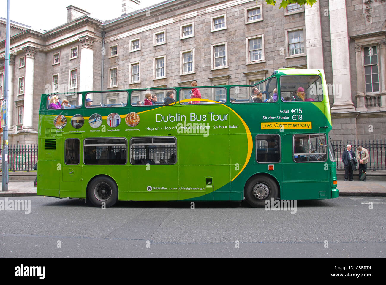 Hop on hop off tour Banque de photographies et d’images à haute ...