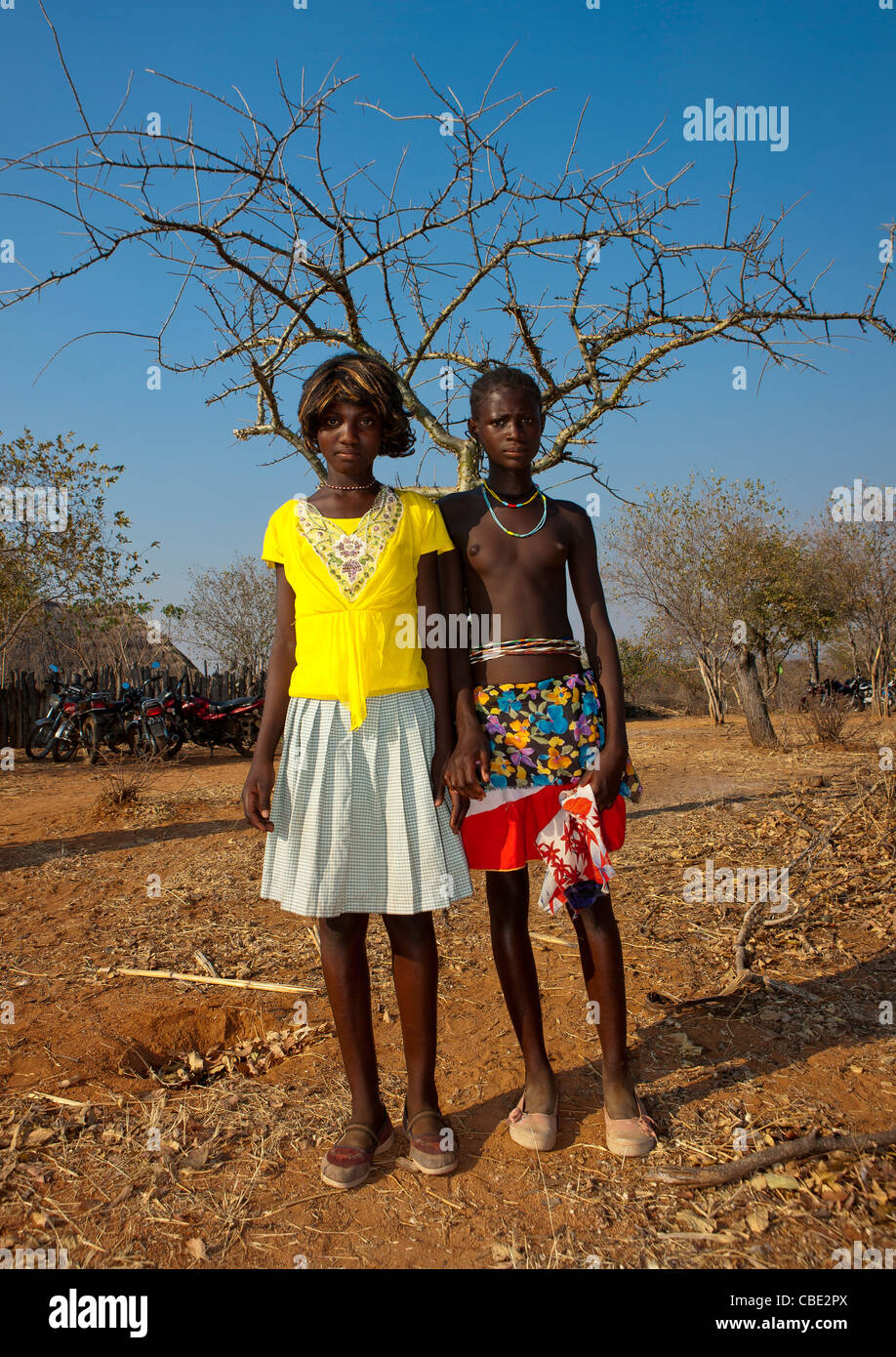 Mudimba tribe girl Banque de photographies et d’images à haute ...