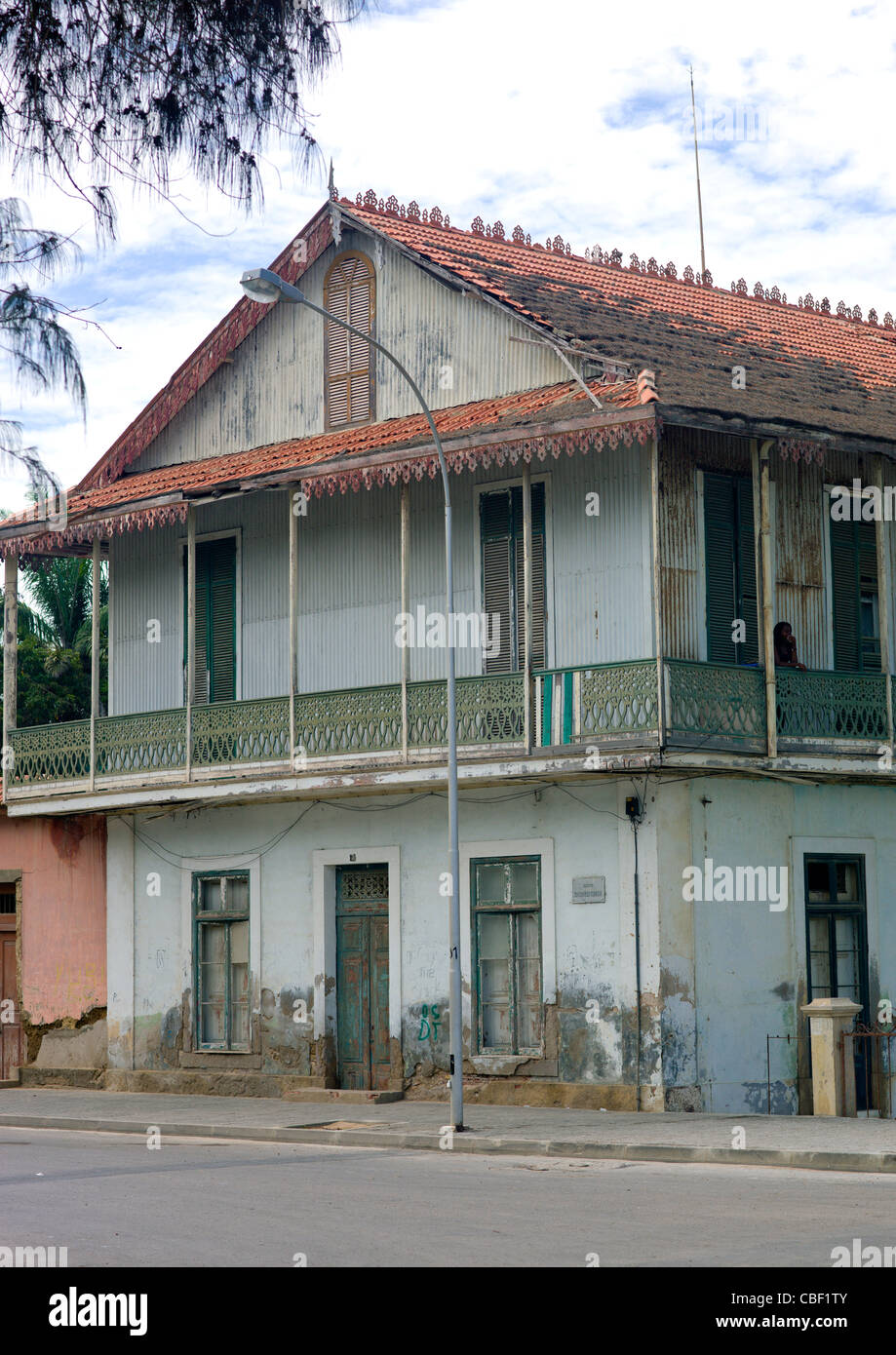 Maison coloniale afrique Banque de photographies et d’images à haute résolution - Alamy