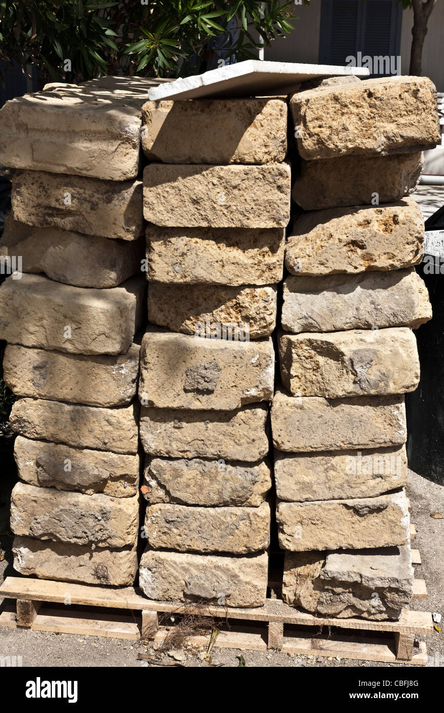 Tuff bricks Banque de photographies et d’images à haute résolution - Alamy