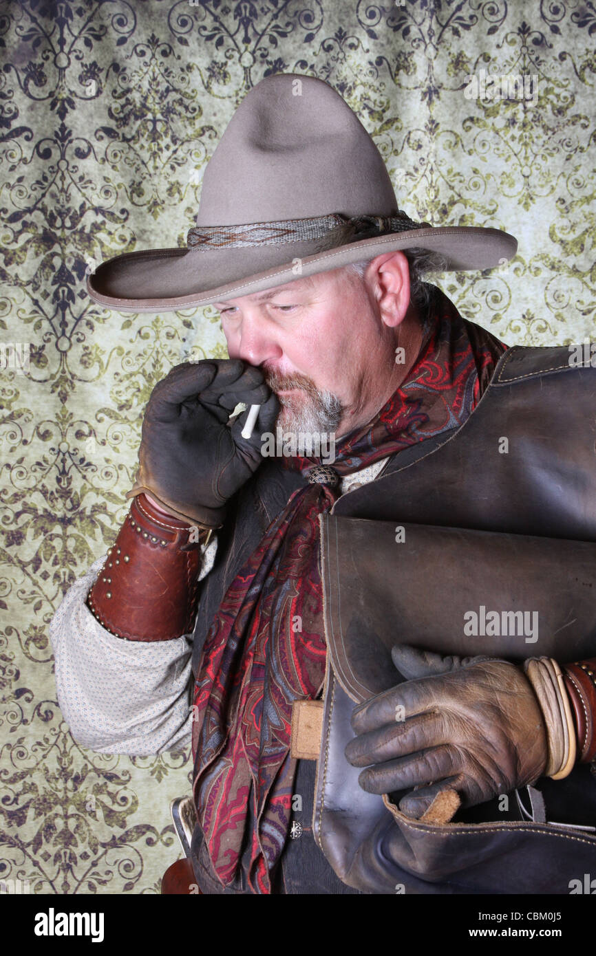 Cowboy, fumer cigarette Banque de photographies et d’images à haute ...