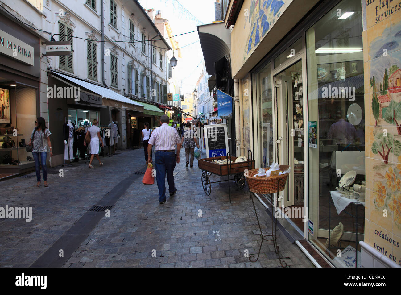 Rue meynadier Banque de photographies et d’images à haute résolution ...