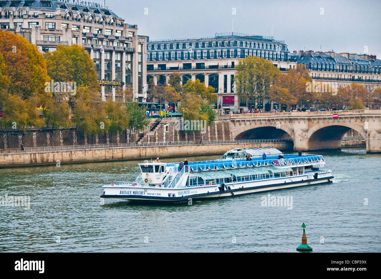 Batobus paris Banque de photographies et d’images à haute résolution ...
