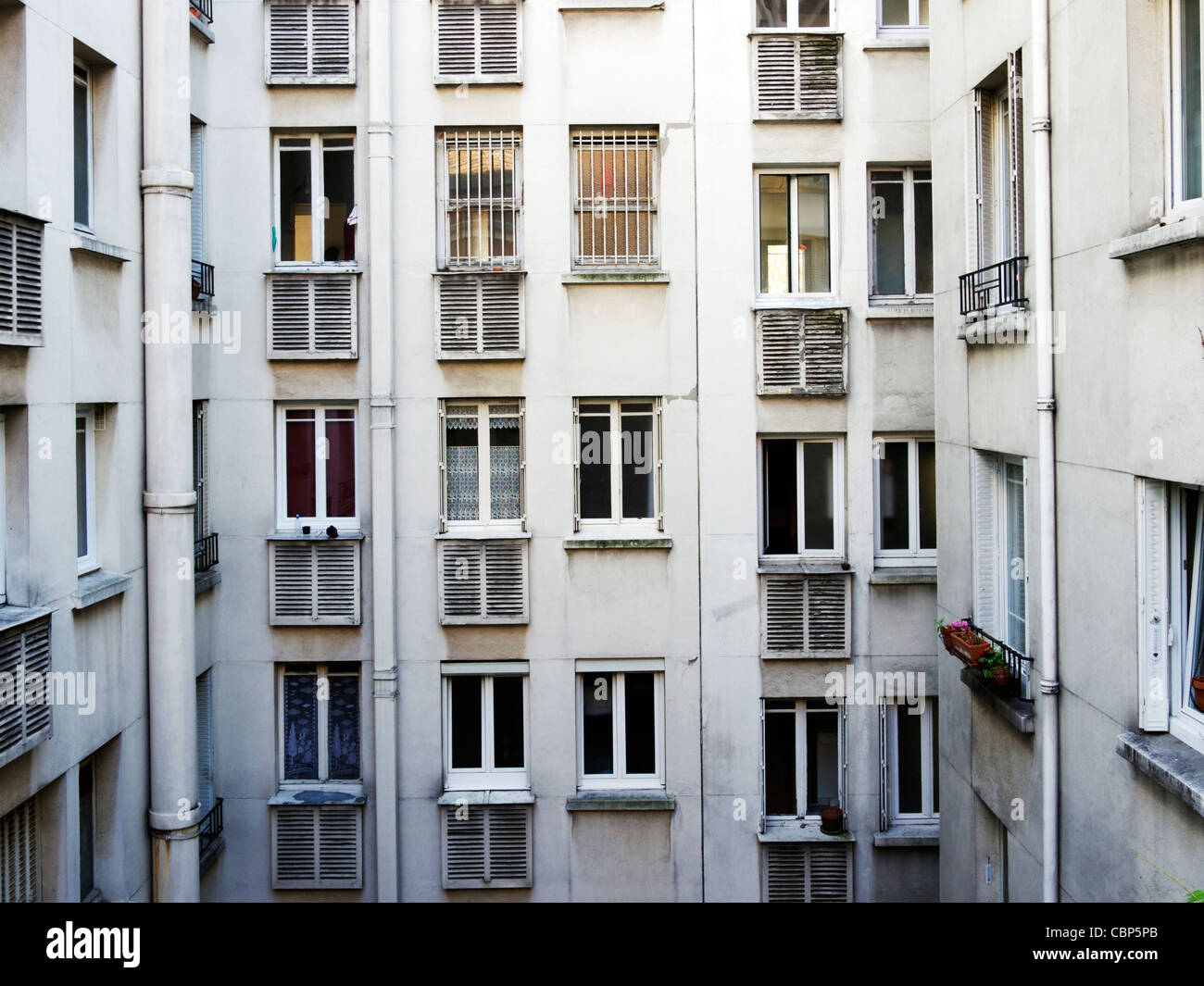 Paris apartment block Banque de photographies et d’images à haute ...