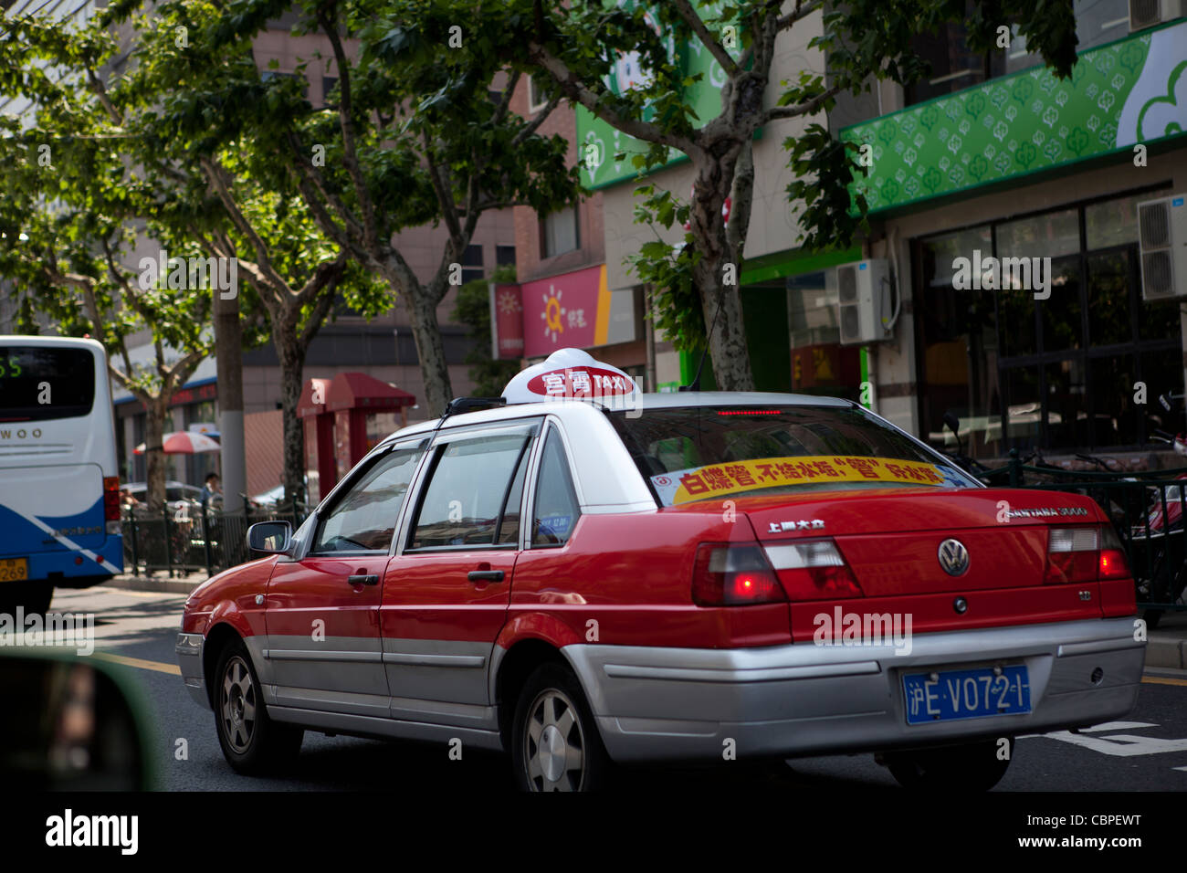Shanghai Taxi Banque d'image et photos - Alamy
