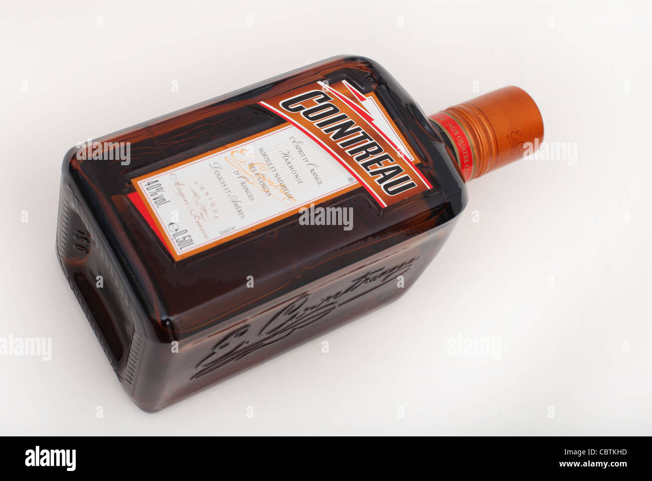 Cointreau orange liqueur bottle Banque de photographies et d’images à ...