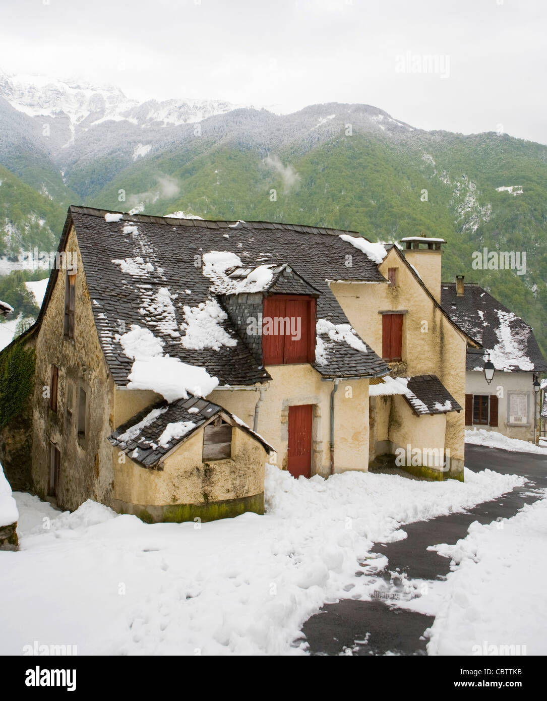 Le village aydius Banque de photographies et d’images à haute ...