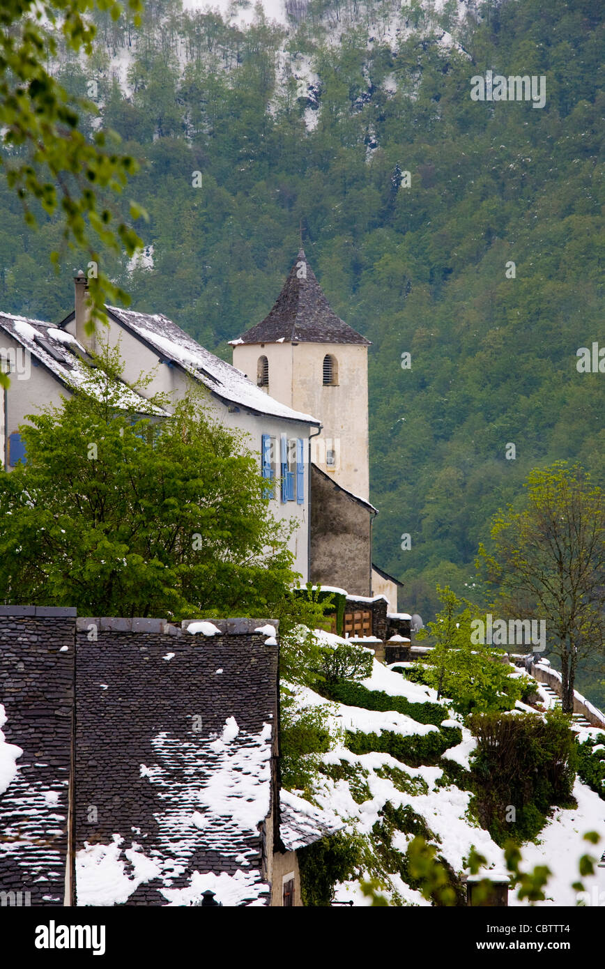 Le village aydius Banque de photographies et d’images à haute ...