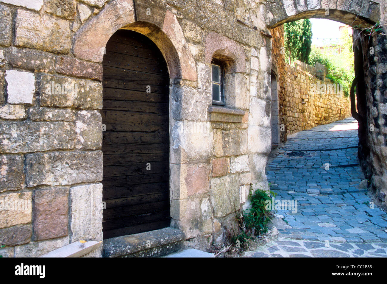 Village médiéval des arcs sur argens Banque de photographies et d ...