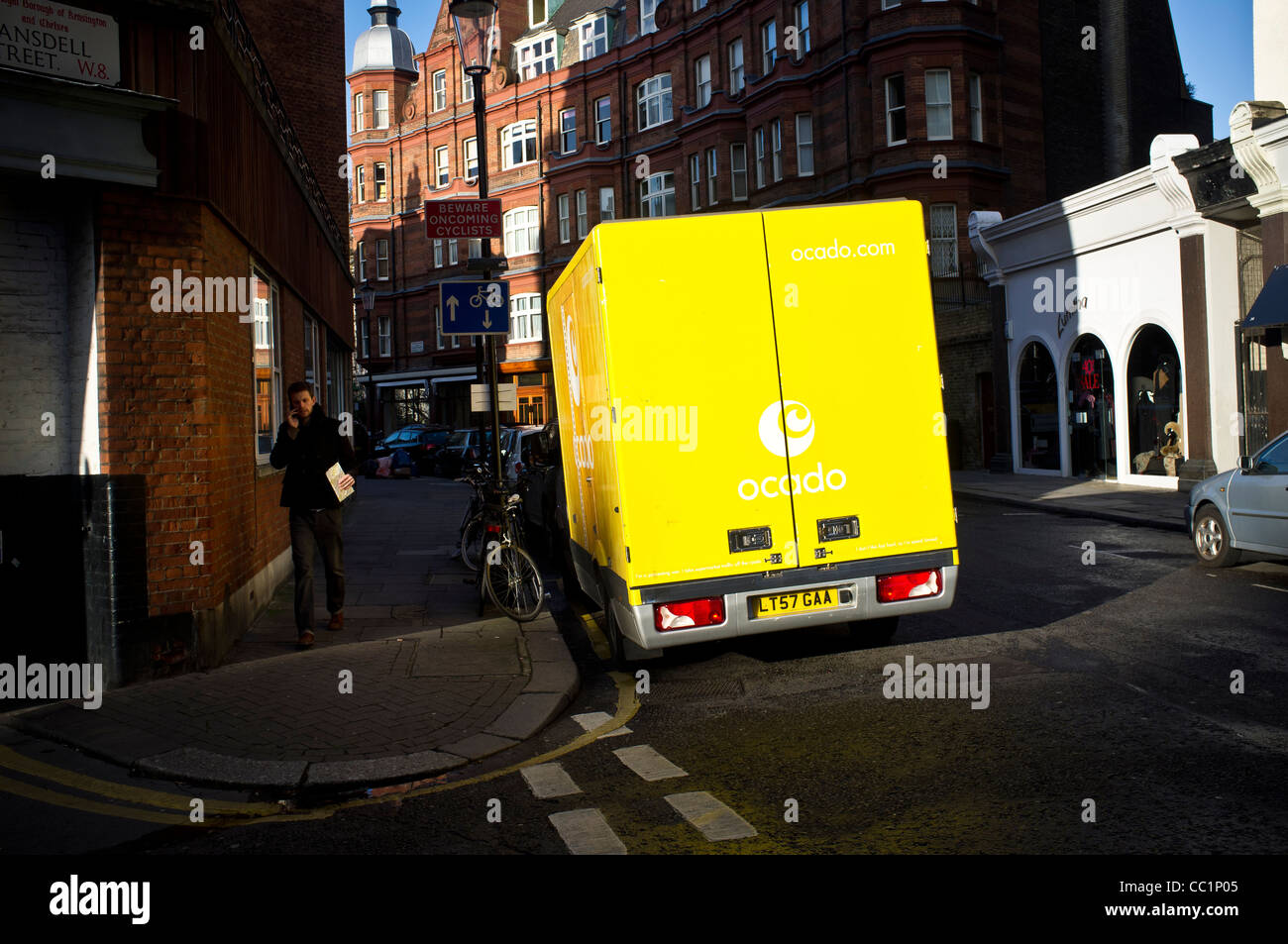 Ocado delivery van Banque de photographies et d’images à haute ...