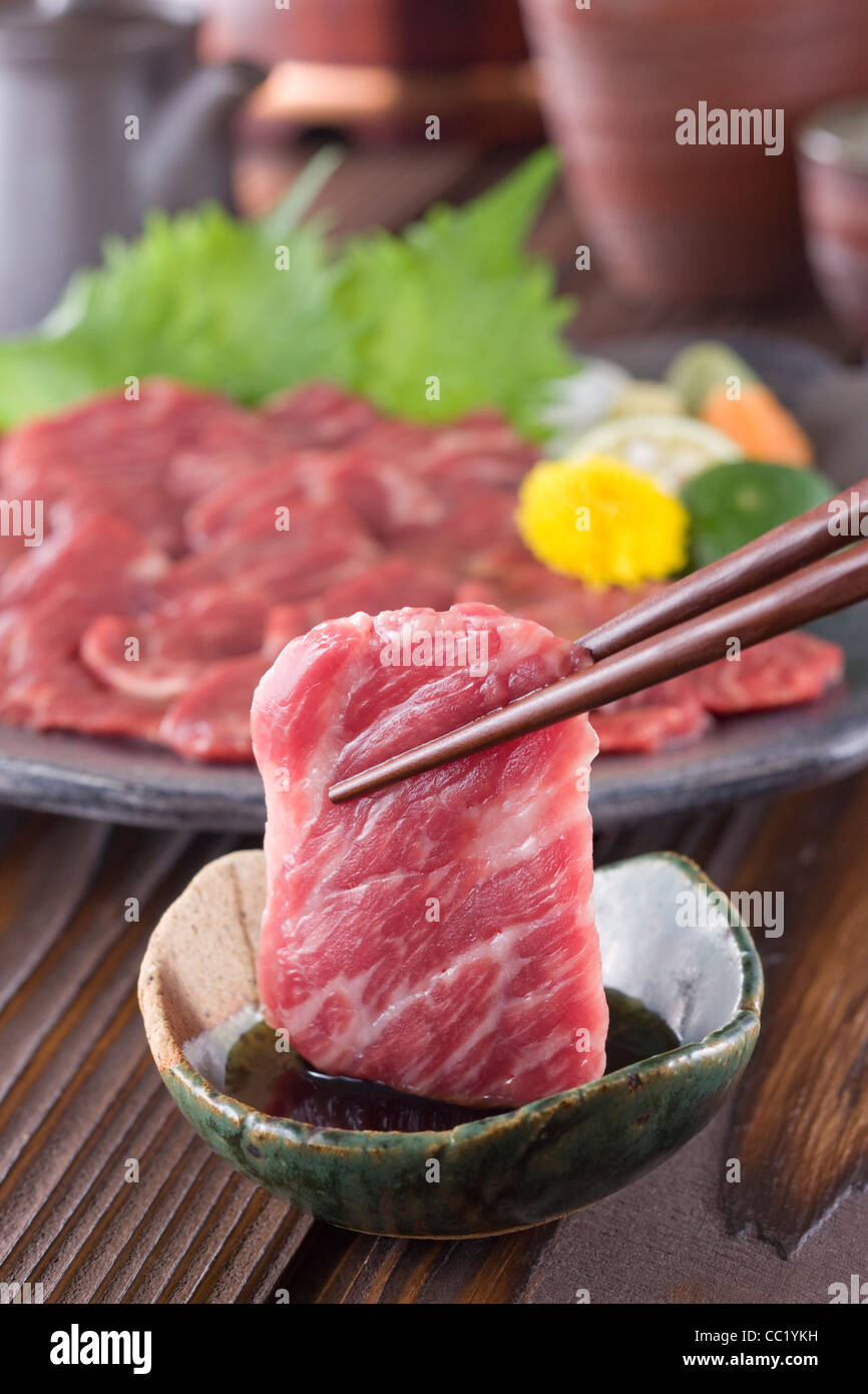 Basashi horse meat sashimi Banque de photographies et d’images à haute ...