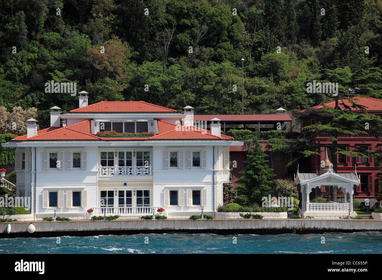 Bosphorus yali Banque de photographies et d’images à haute résolution ...