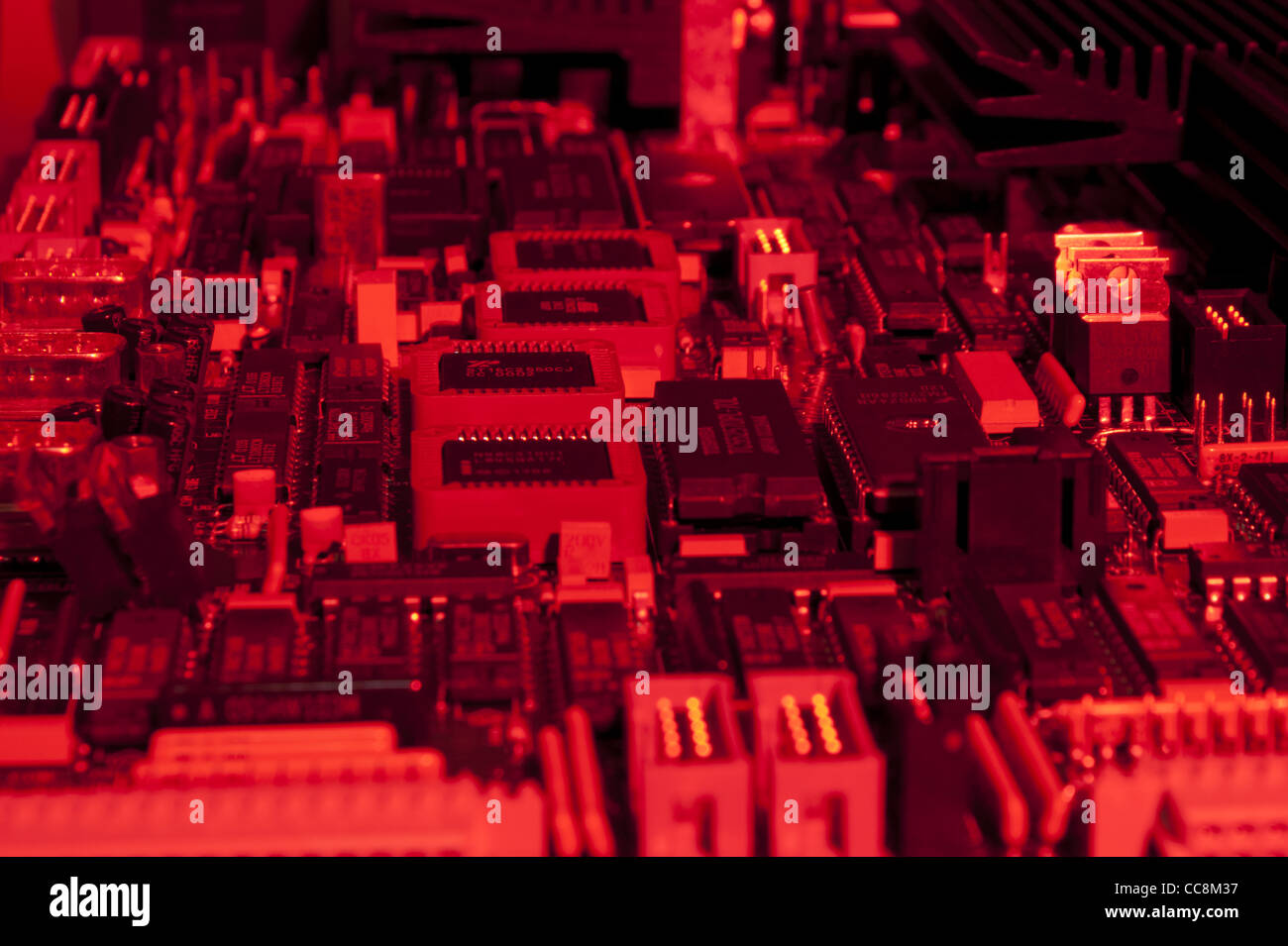 Capacitor capacitors pcb Banque de photographies et d’images à haute résolution - Page 2 - Alamy