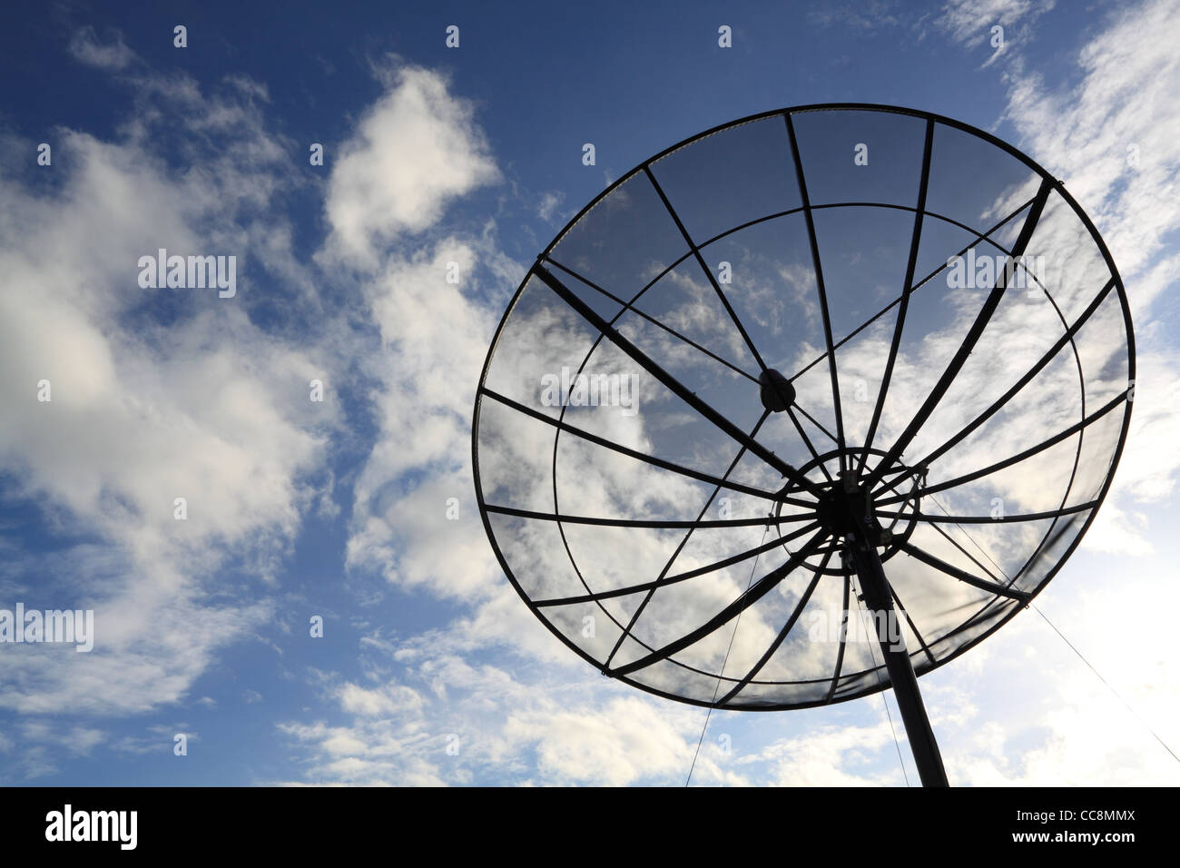 Antenna satellite Banque de photographies et d’images à haute ...