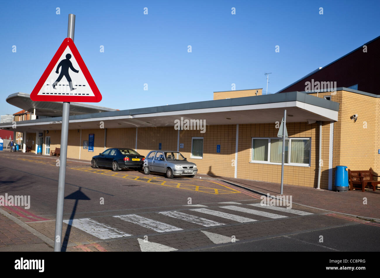 Panneau De Passage Piéton Banque d'image et photos - Alamy