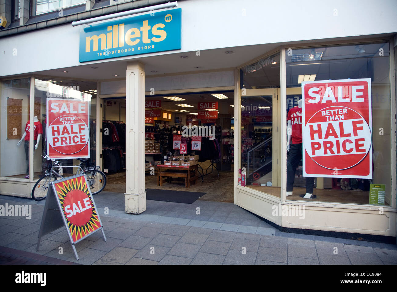 Millets shop Banque de photographies et d’images à haute résolution - Alamy