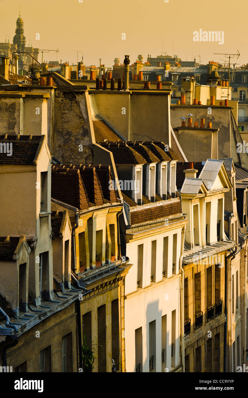 La lumière du matin sur des maisons dans le Quartier Latin, Paris ...