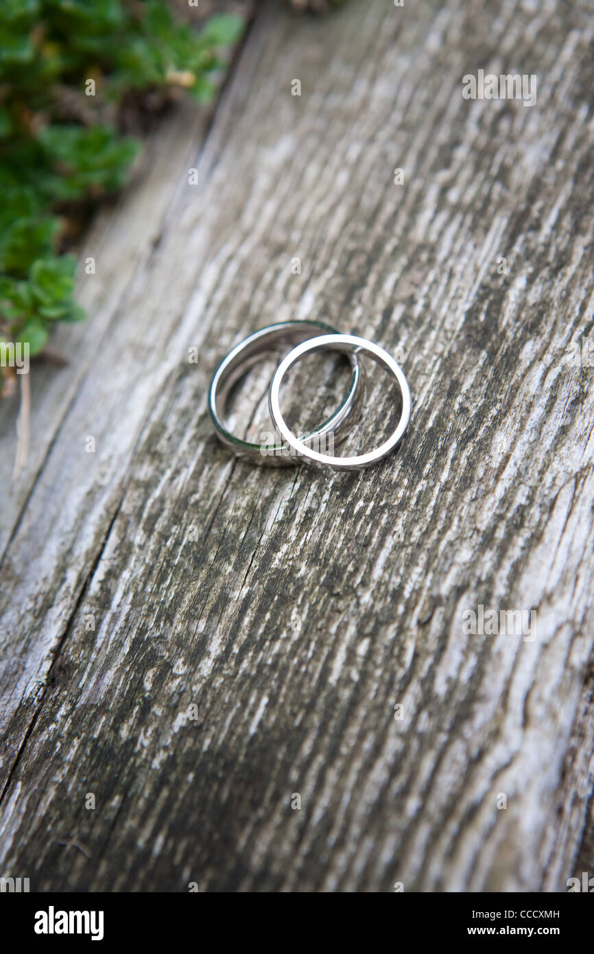 Anneaux de mariage Banque de photographies et d’images à haute ...