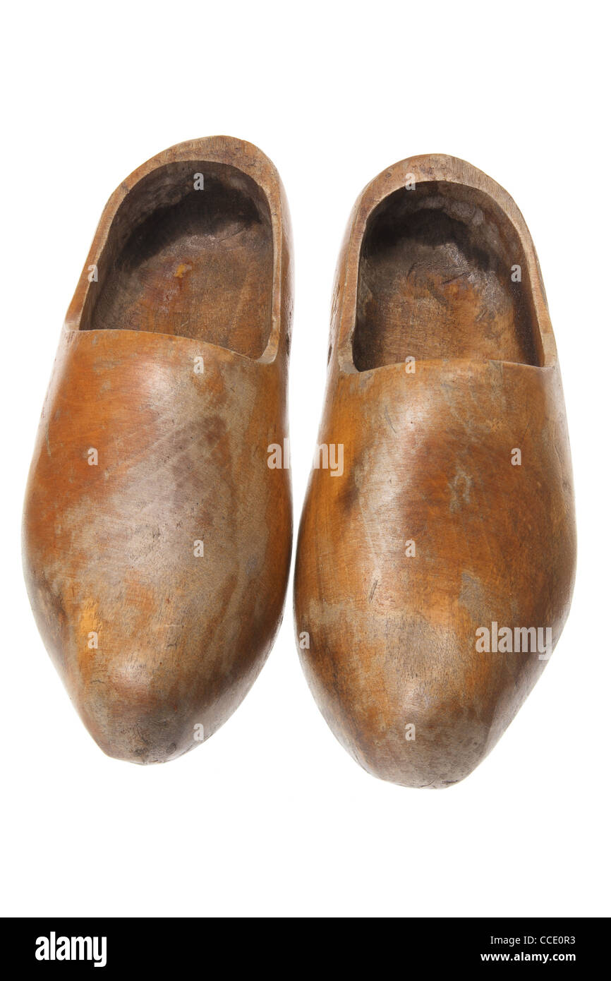 Sabots anciens en bois Banque d'images détourées - Alamy