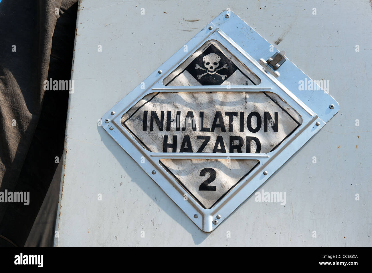 Signes de danger monté sur un camion de fumigation Photo Stock - Alamy